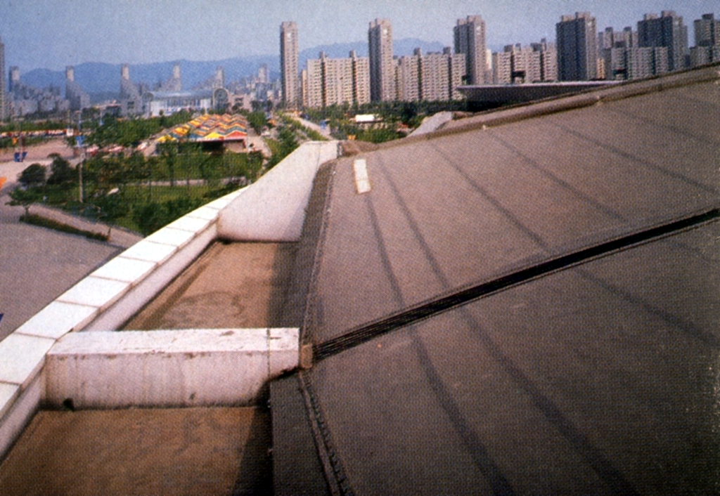 Seoul: Structural Gymnastics