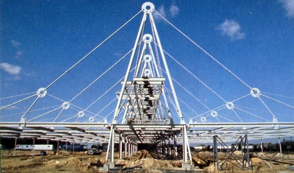 New structure being assembled. (photo:Ram Ahronov, Project Architect)